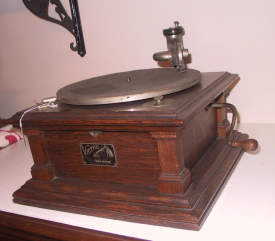 Victor Talking Machine for sale, with outside horn model identification